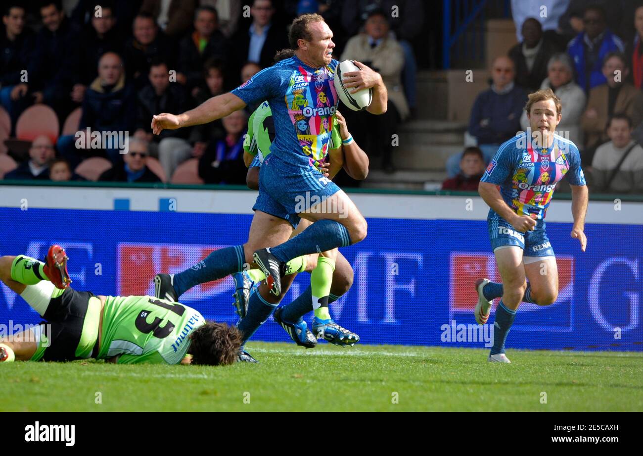 Liebenberg(SF) running to score a try during the French Top 14 Rugby ...