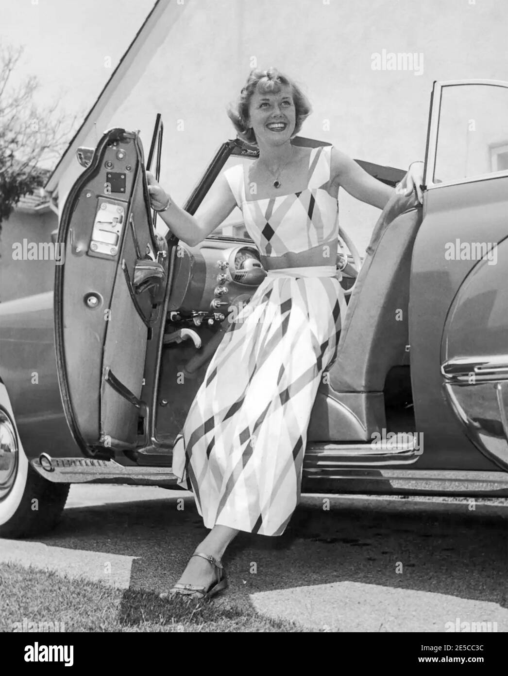 Singer 2019 Black and White Stock Photos & Images - Alamy