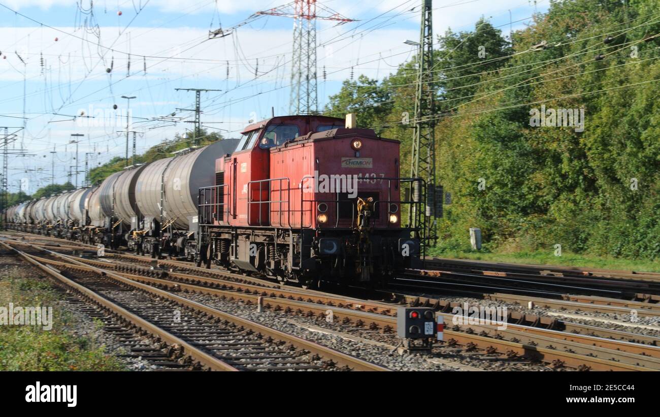 V100 locomotive hi-res stock photography and images - Alamy