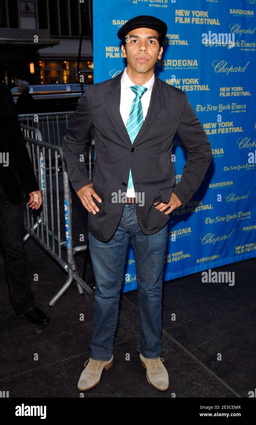 Donna che usa hi-res stock photography and images - Alamy