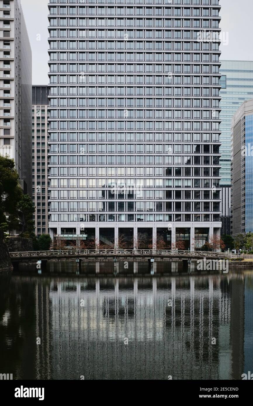Traditional bridge modern building hi-res stock photography and images ...