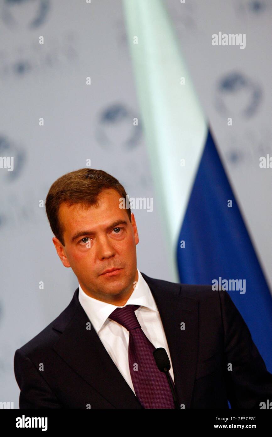 Russian president dimitry medvedev hi-res stock photography and images ...