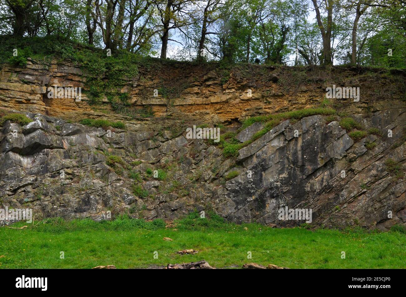 Sedimentary rock layers horizontal hi-res stock photography and images ...