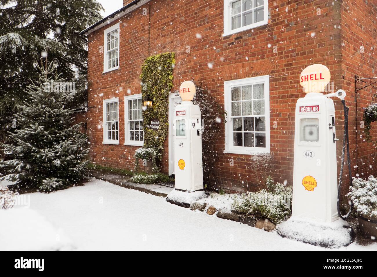 Horsell hi-res stock photography and images - Alamy