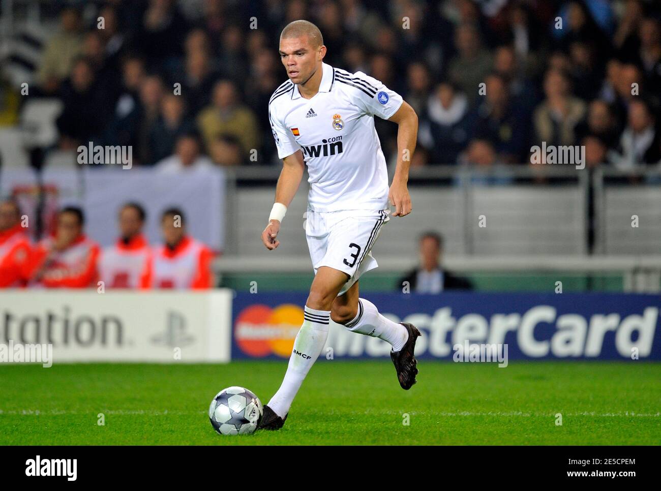Pepe real madrid 2008 hi-res stock photography and images - Alamy