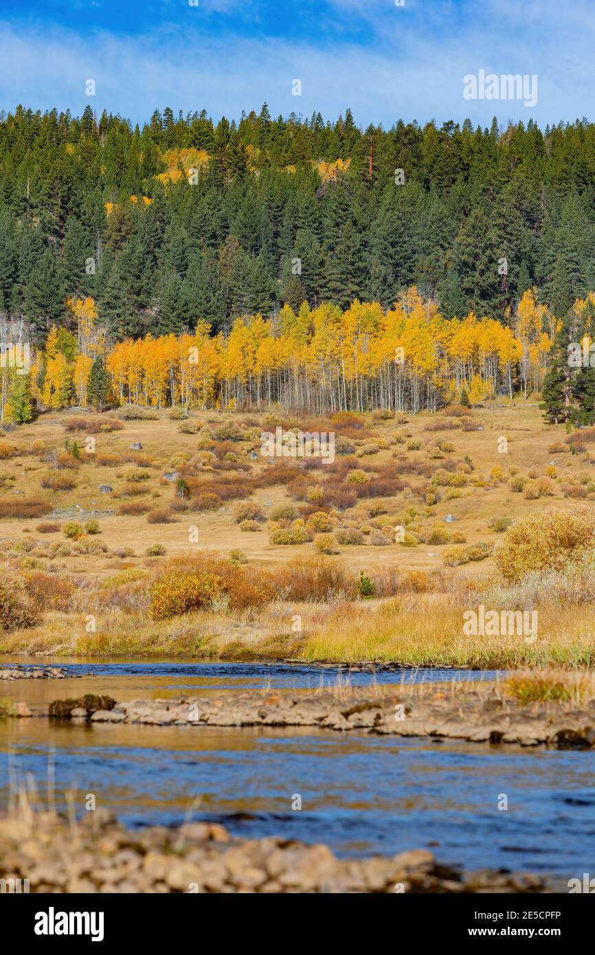 Sunny view with beautiful fall color along the Hope Valley in Lake ...