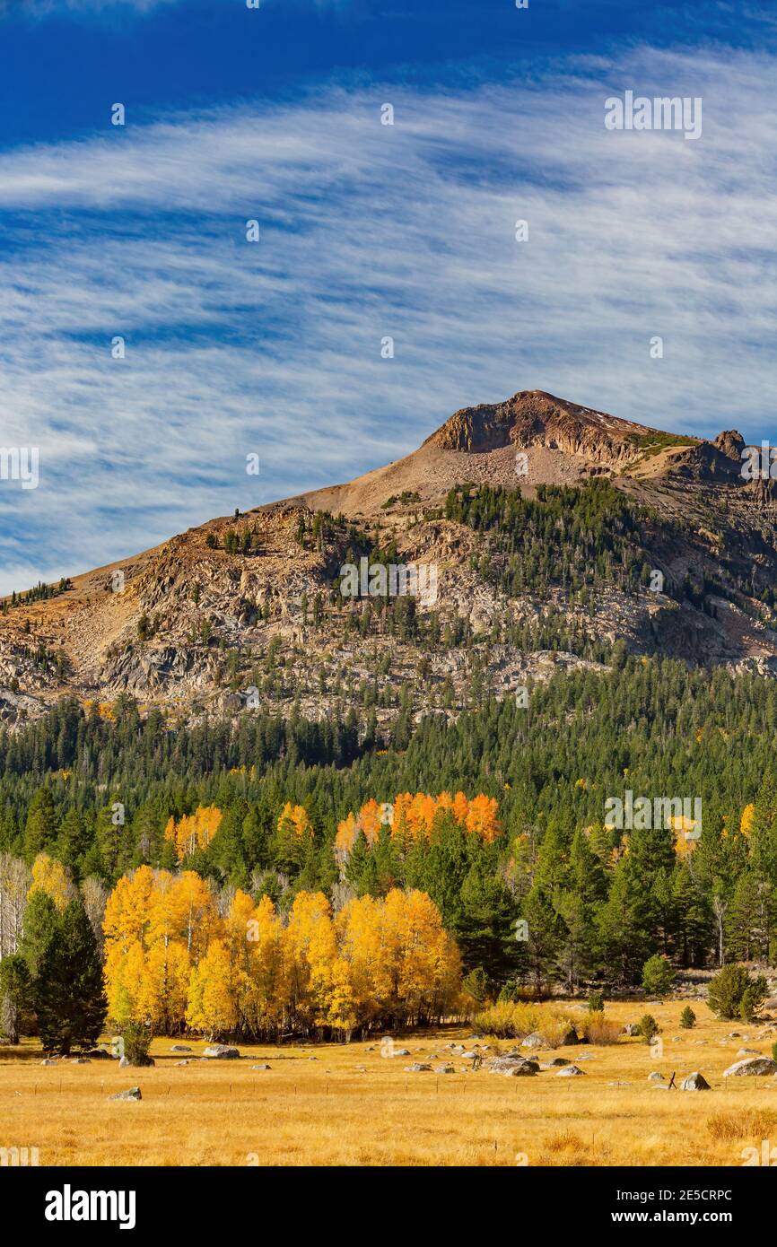 Sunny view with beautiful fall color along the Hope Valley in Lake ...
