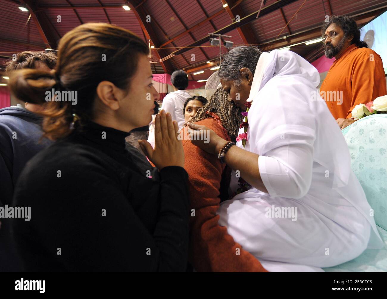 Mata amritanandamayi devi hi-res stock photography and images - Alamy