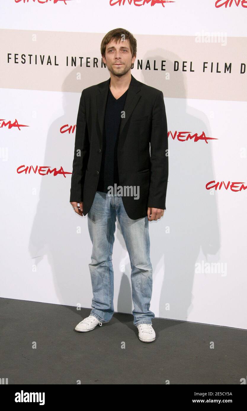 Julien Baumgartner poses during the photocall of 'Le plaisir de chanter ...