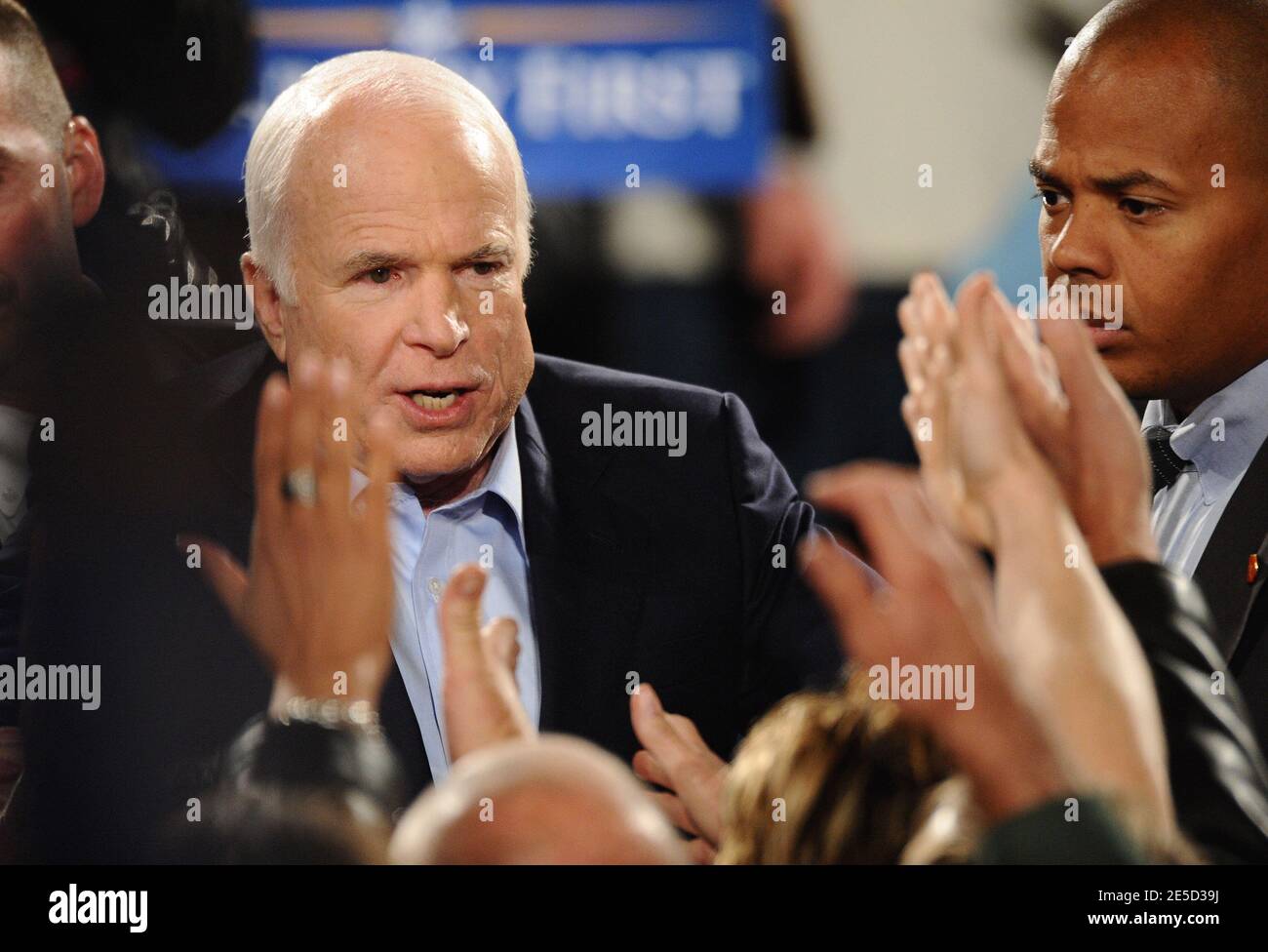 John maccain hi-res stock photography and images - Alamy