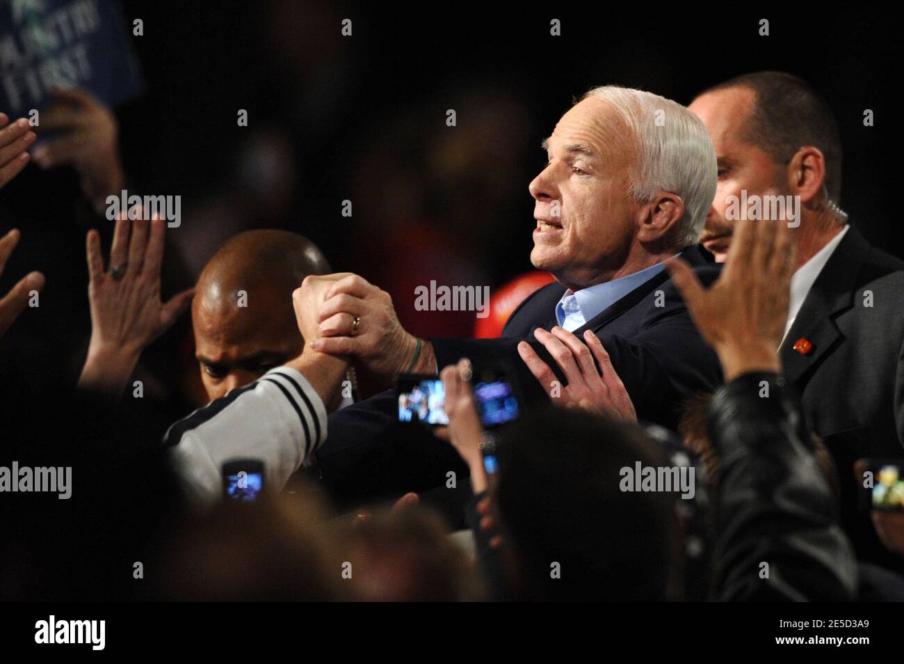 John mc cain hi-res stock photography and images - Alamy