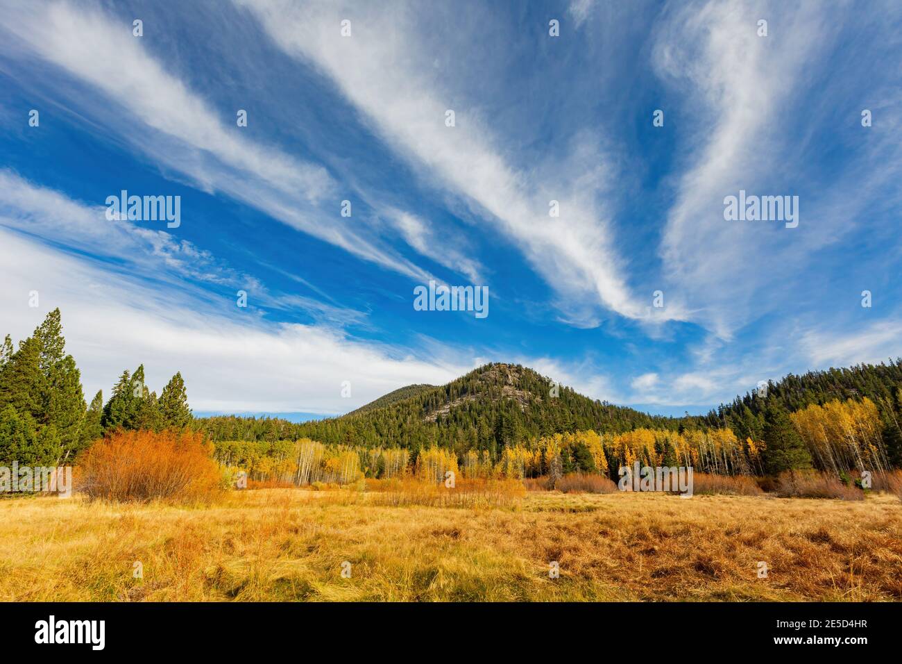Sunny view with beautiful fall color along the Hope Valley in Lake ...