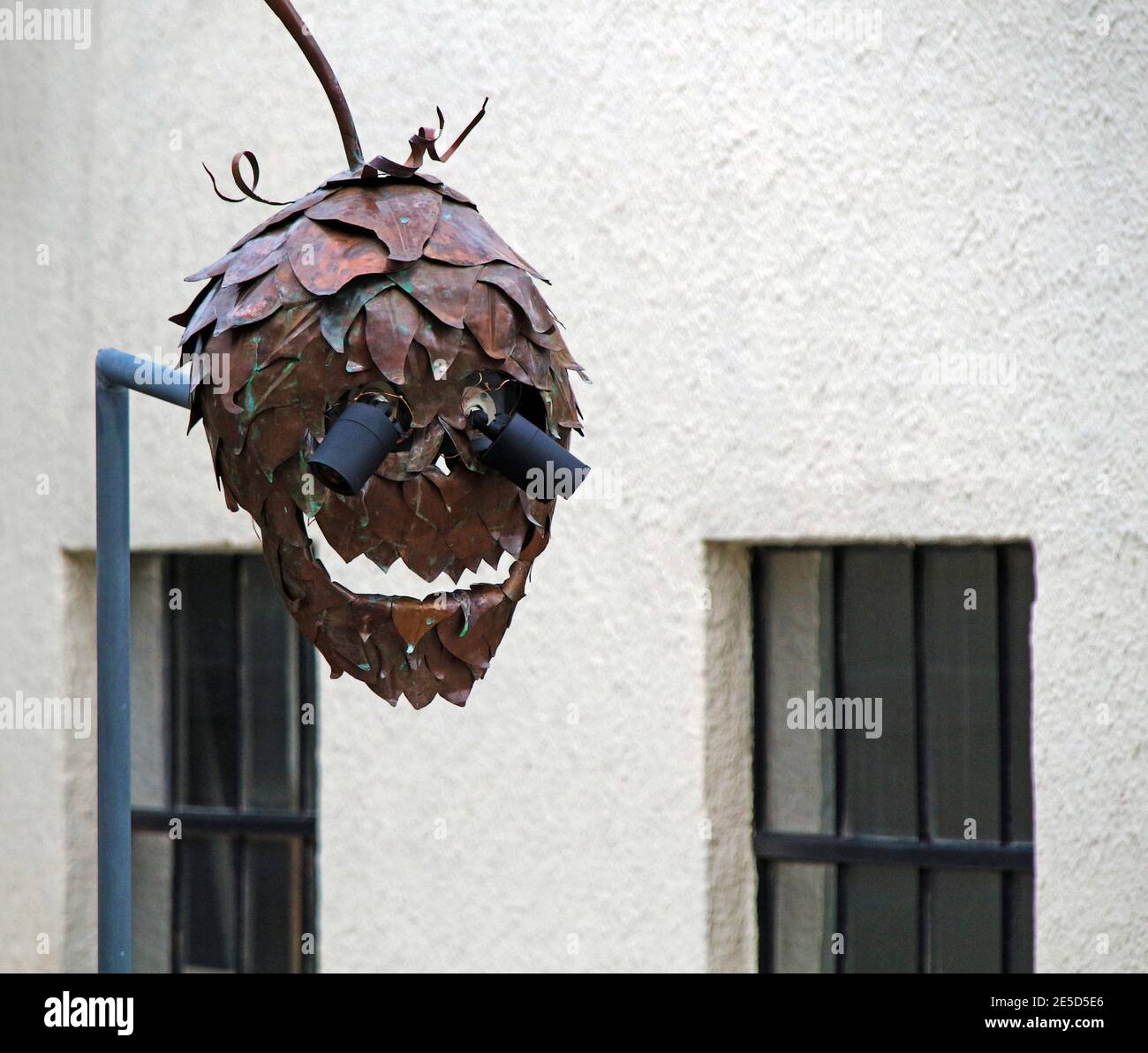 Metal sculpture face hi-res stock photography and images - Alamy