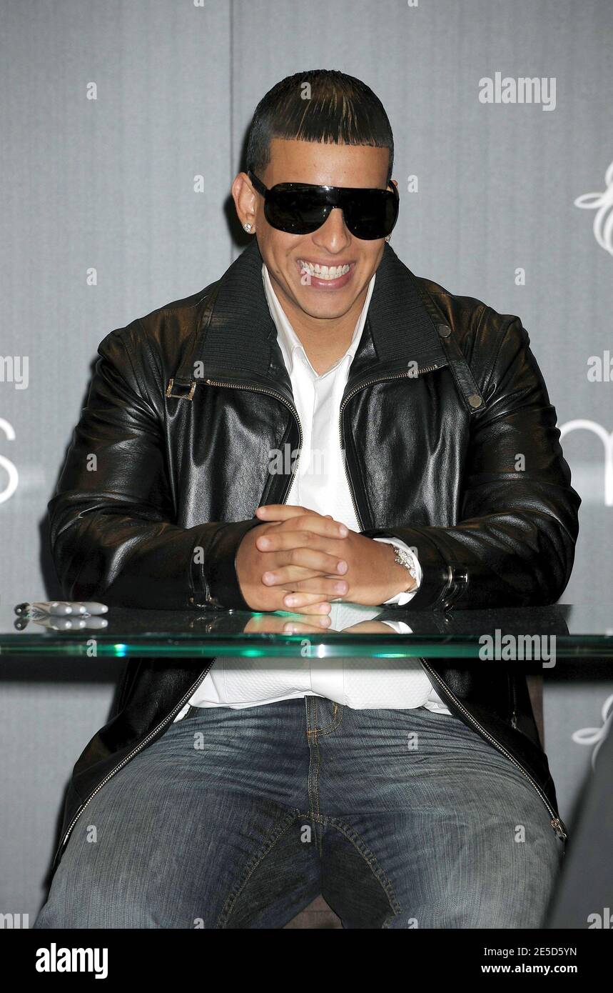 Photo of the dy hi-res stock photography and images - Alamy