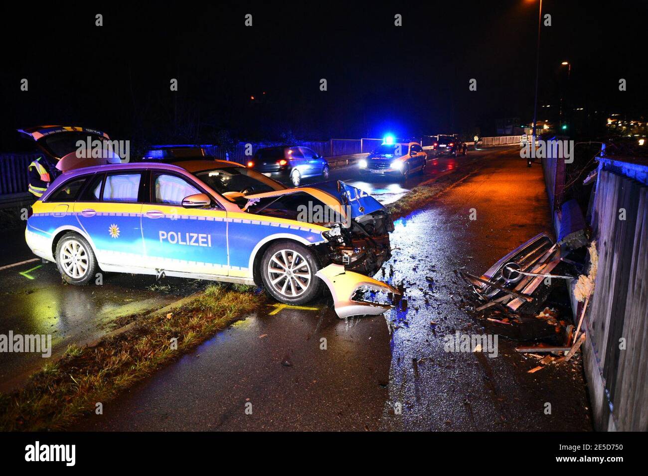 Crashed police car hi-res stock photography and images - Alamy