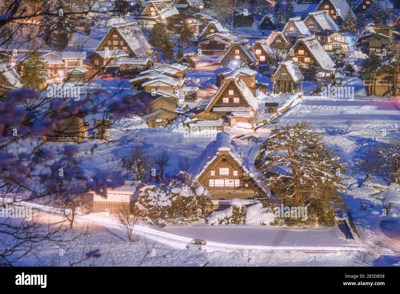 Shirakawa go winter night hi-res stock photography and images - Alamy