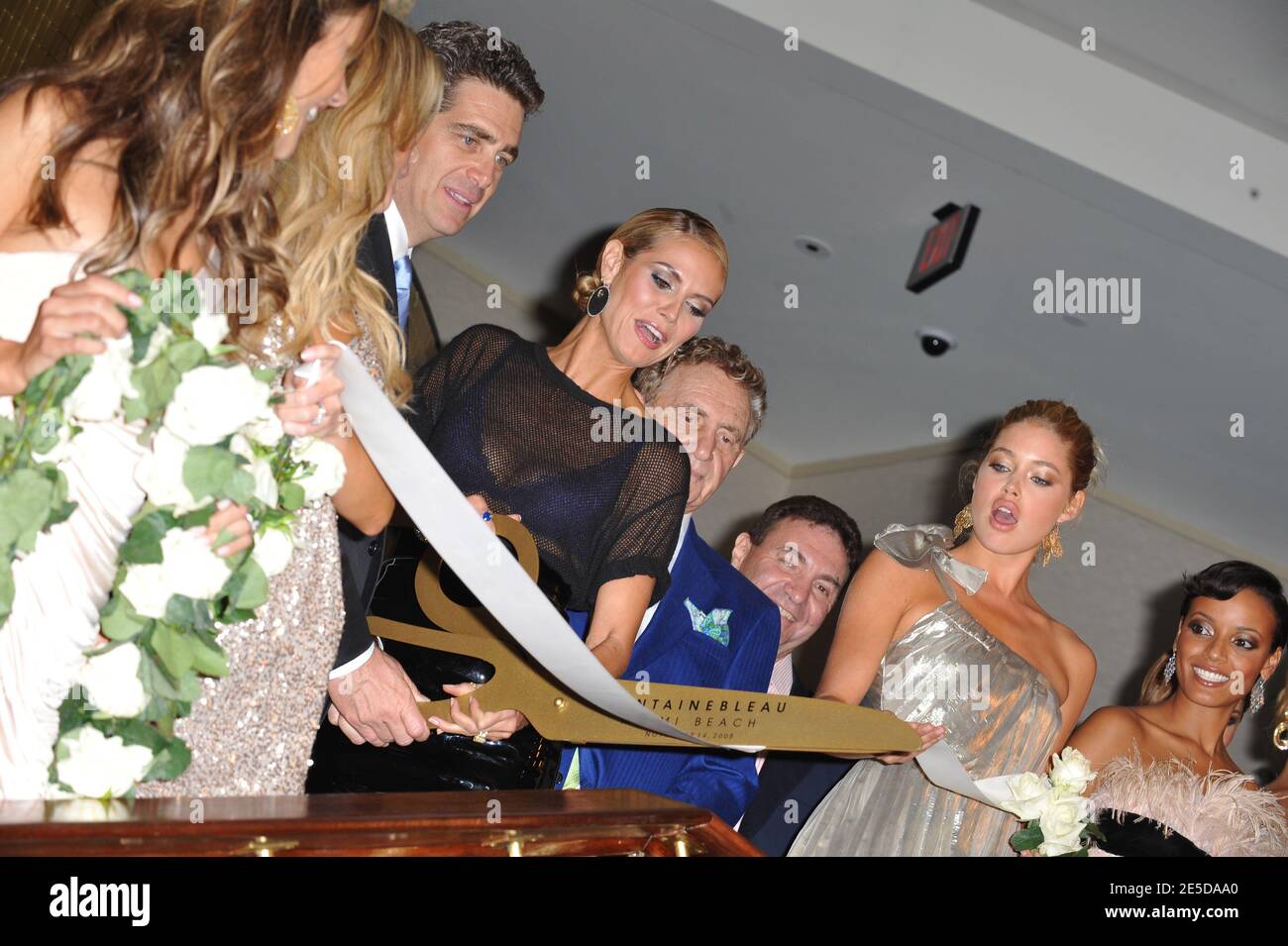 Heidi klum beach hi-res stock photography and images - Alamy