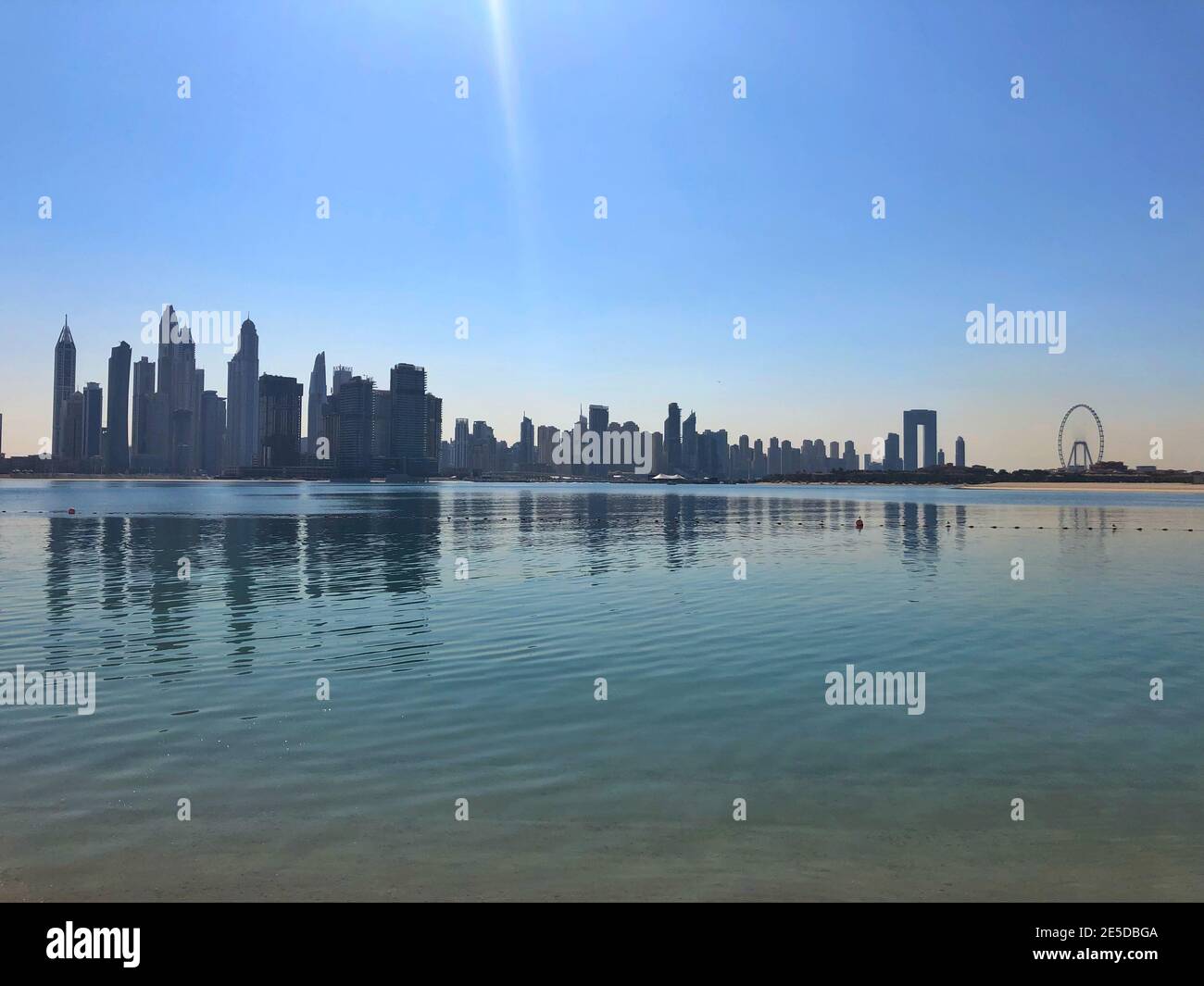 Uae skyline hi-res stock photography and images - Alamy