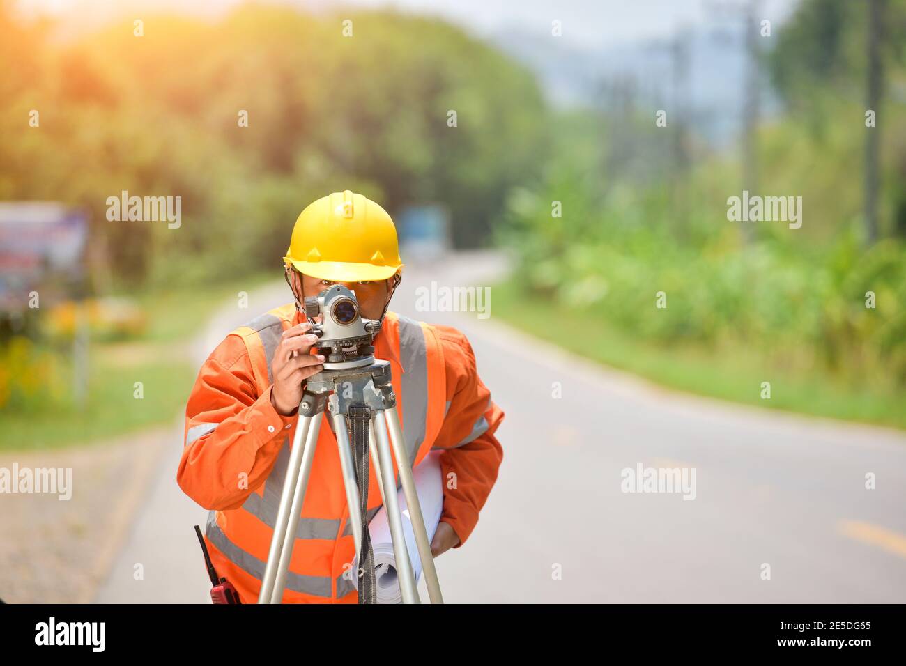 Surveyor theodolite ethnicity hi-res stock photography and images - Alamy