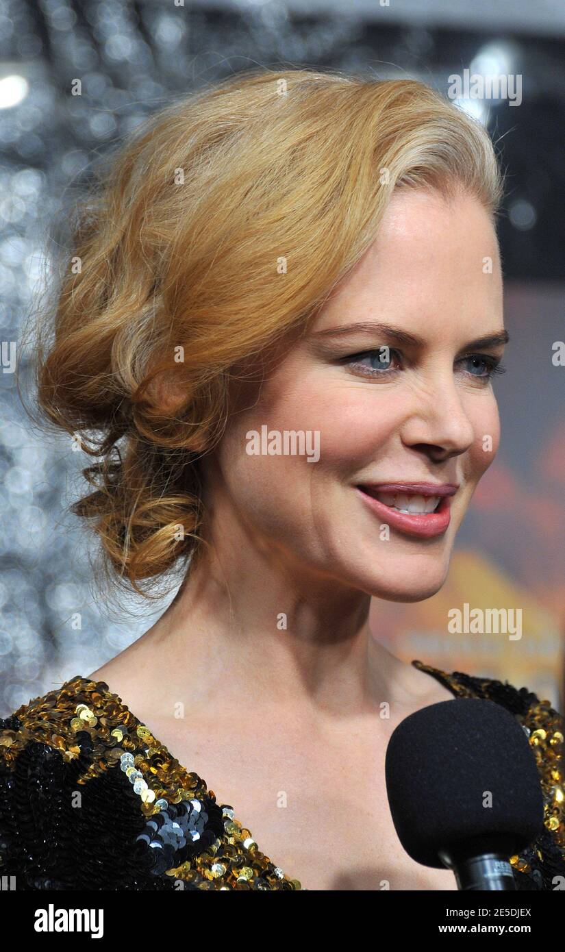 Cast member Nicole Kidman arriving for the premiere of 'Australia' at ...