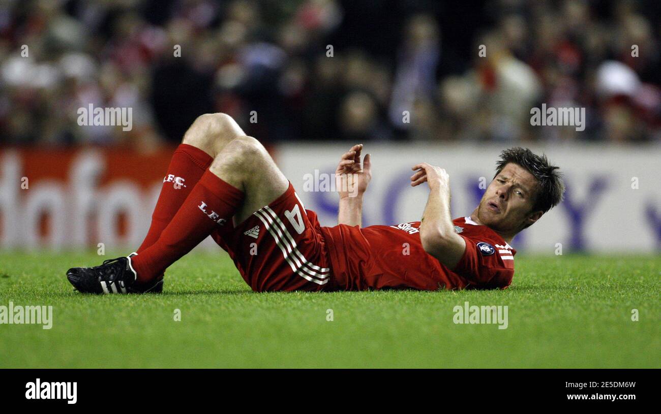Xabi alonso liverpool hi-res stock photography and images - Alamy