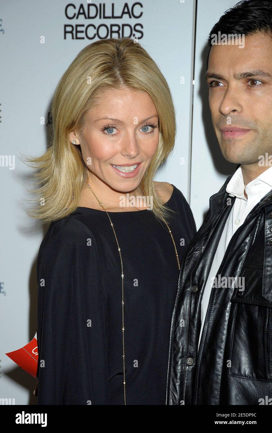Kelly ripa and husband mark consuelos hi-res stock photography and ...