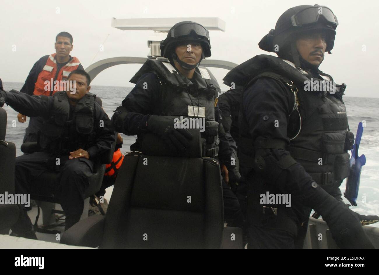 Mexican, British navy conduct boarding exercise at Tradewinds 150618 ...