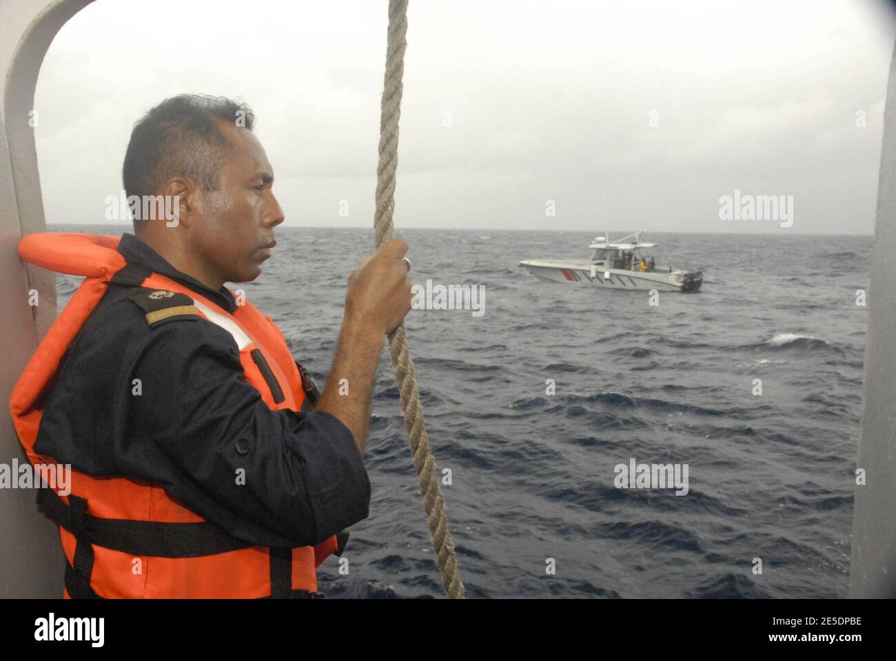 Mexican, British navy conduct boarding exercise at Tradewinds 150618 ...