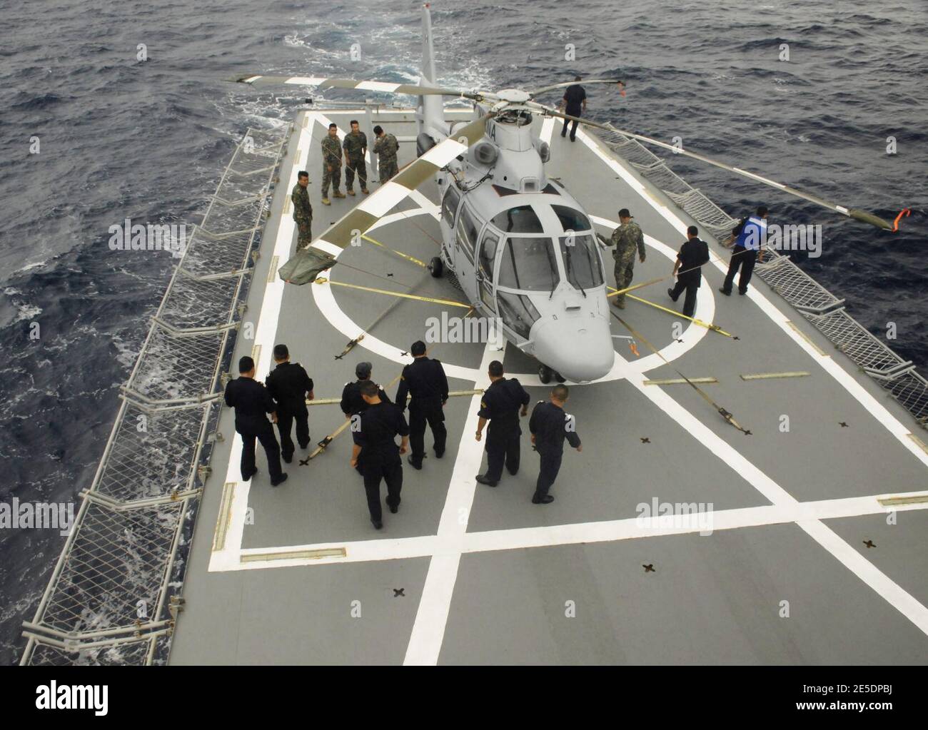 Mexican, British navy conduct boarding exercise at Tradewinds 150618 ...