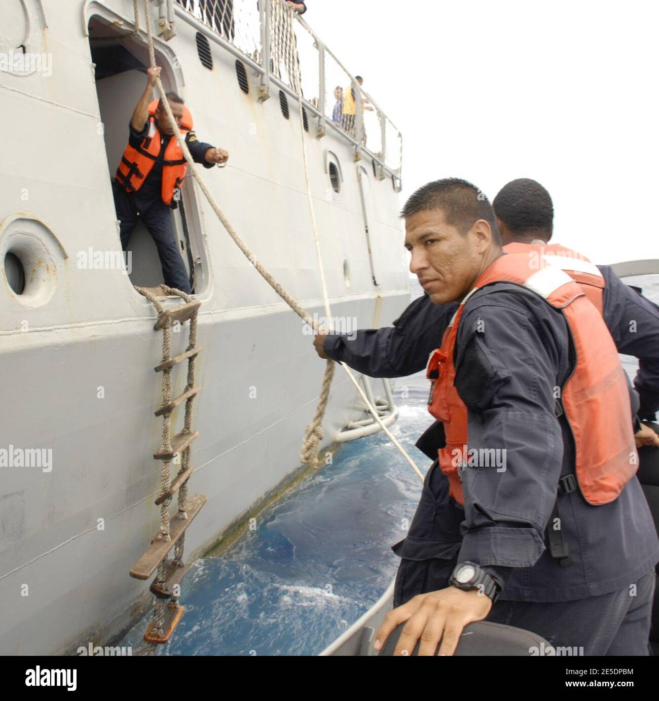 Mexican, British navy conduct boarding exercise at Tradewinds 150618 ...