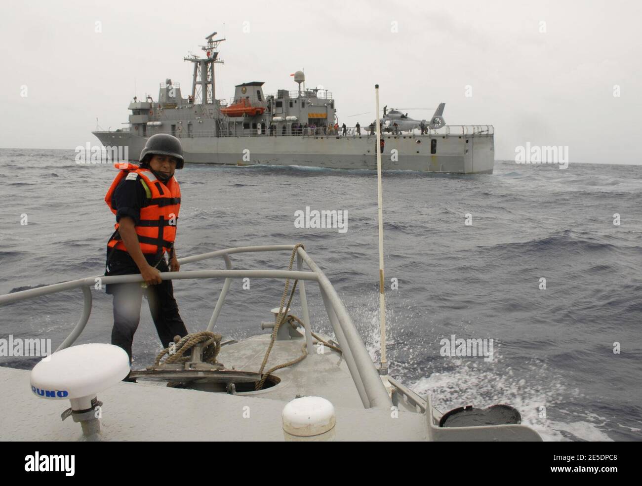 Mexican, British navy conduct boarding exercise at Tradewinds 150618 ...