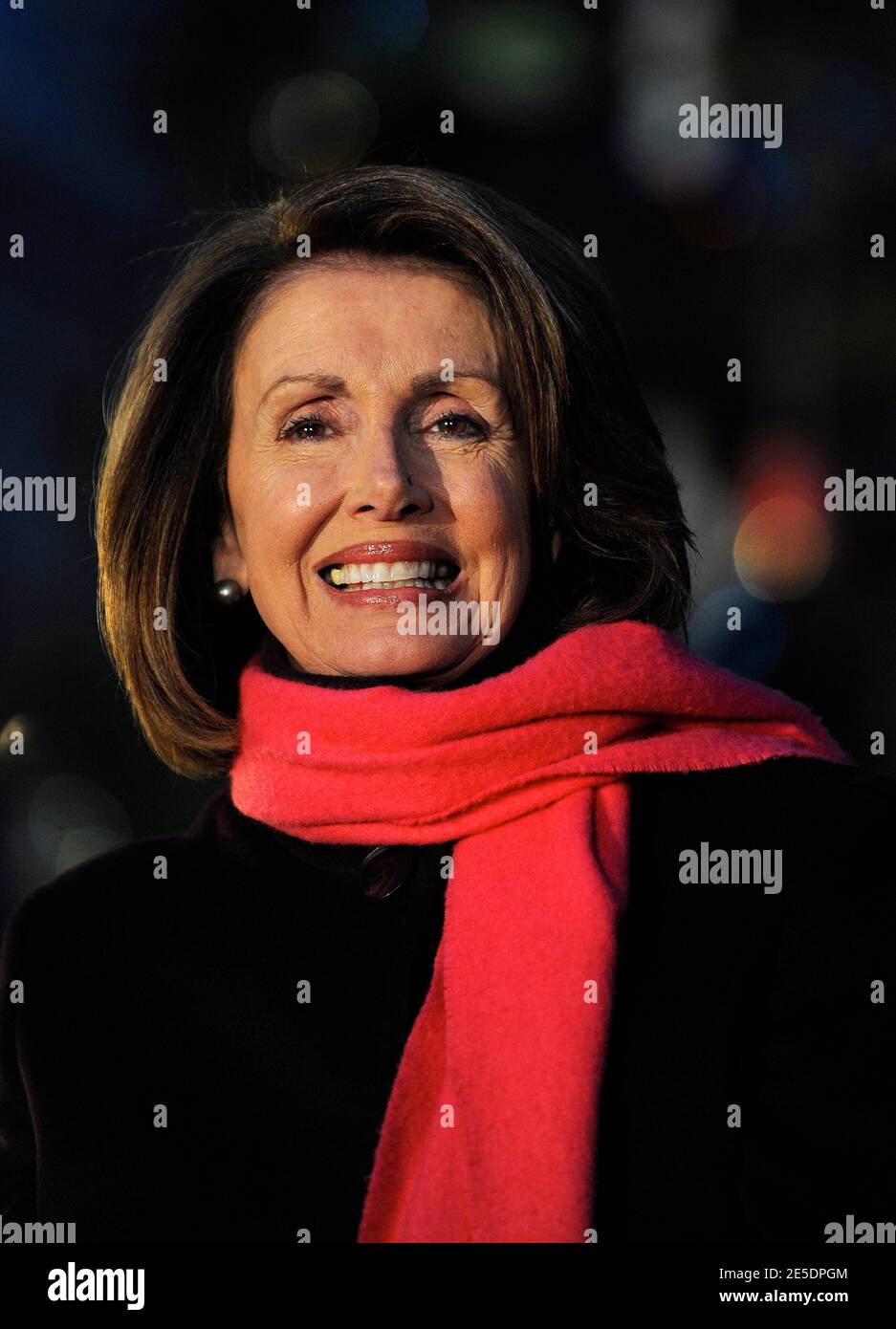 70 foot tall tree hi-res stock photography and images - Alamy