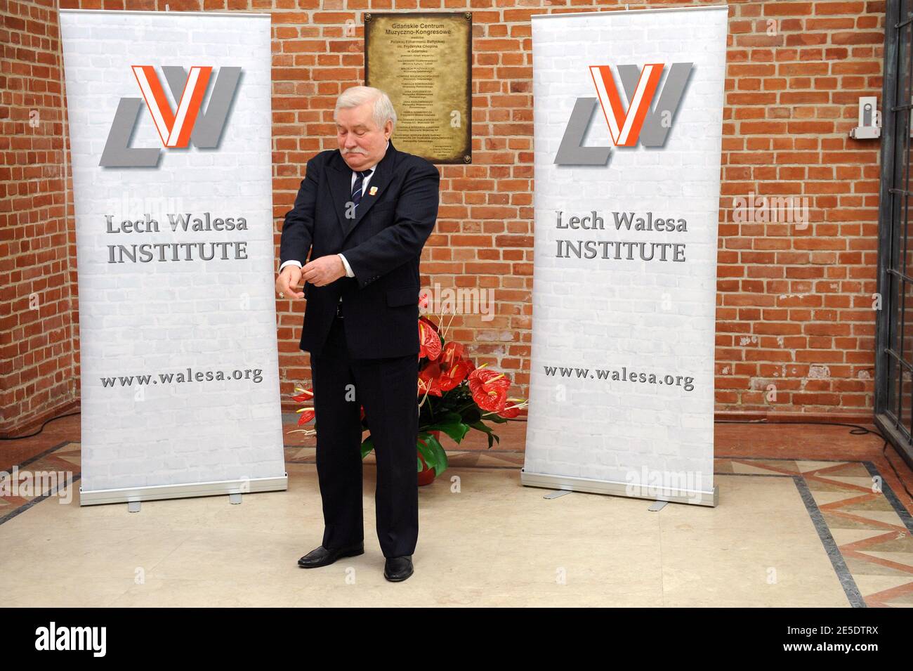 Polish president lech walesa hi-res stock photography and images - Alamy
