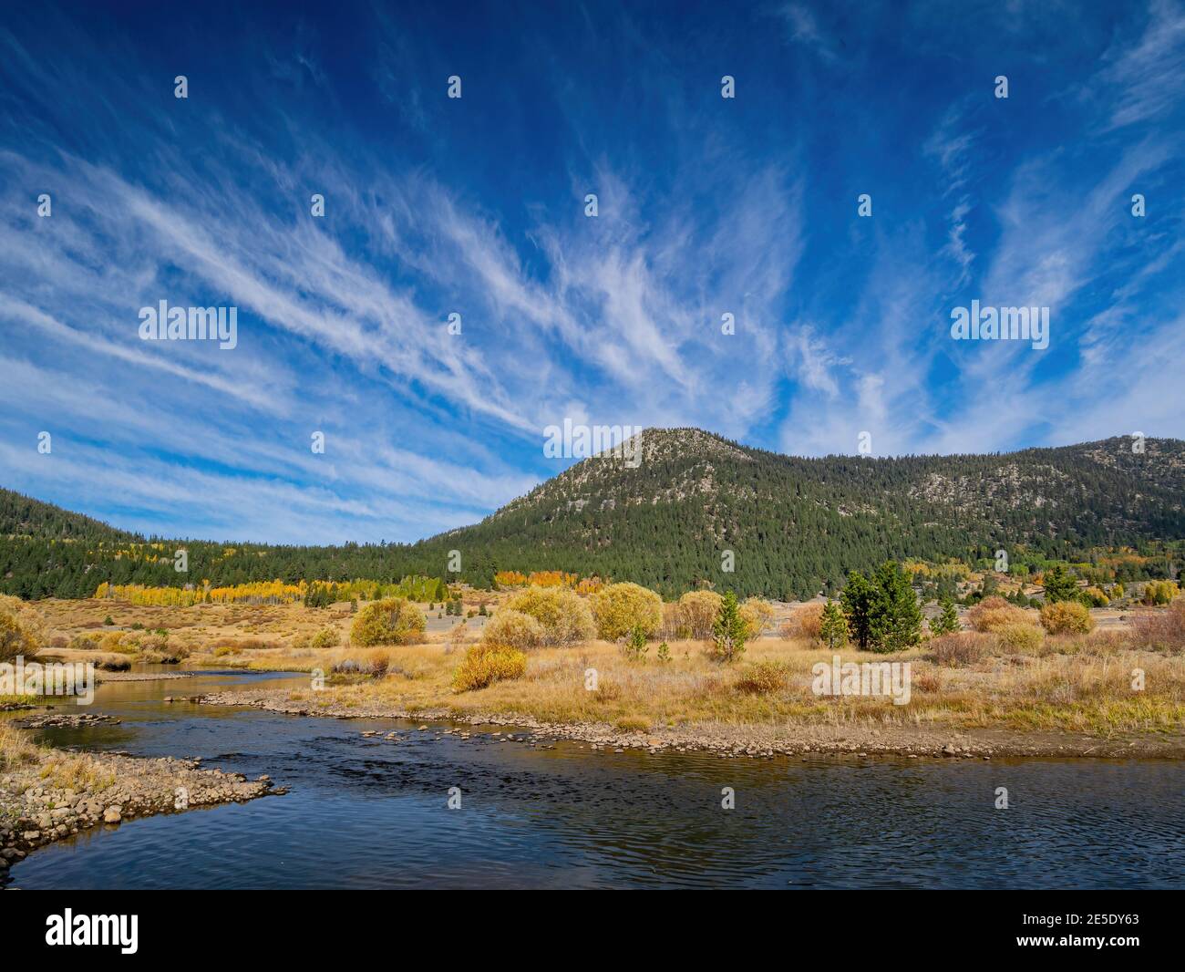 Sunny view with beautiful fall color along the Hope Valley in Lake ...
