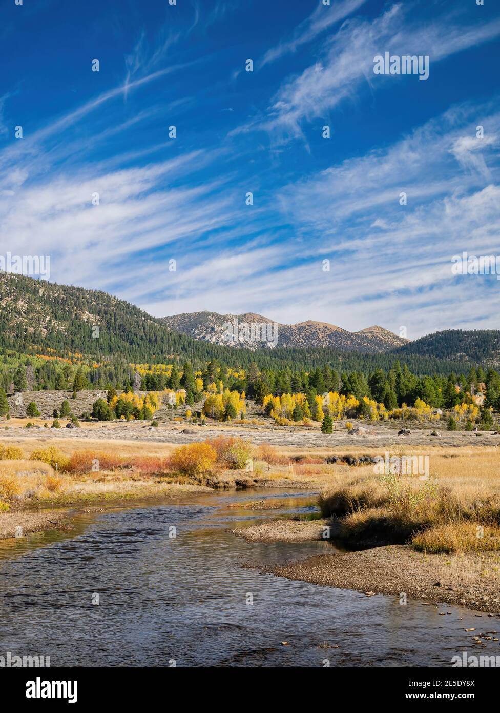 Sunny view with beautiful fall color along the Hope Valley in Lake ...