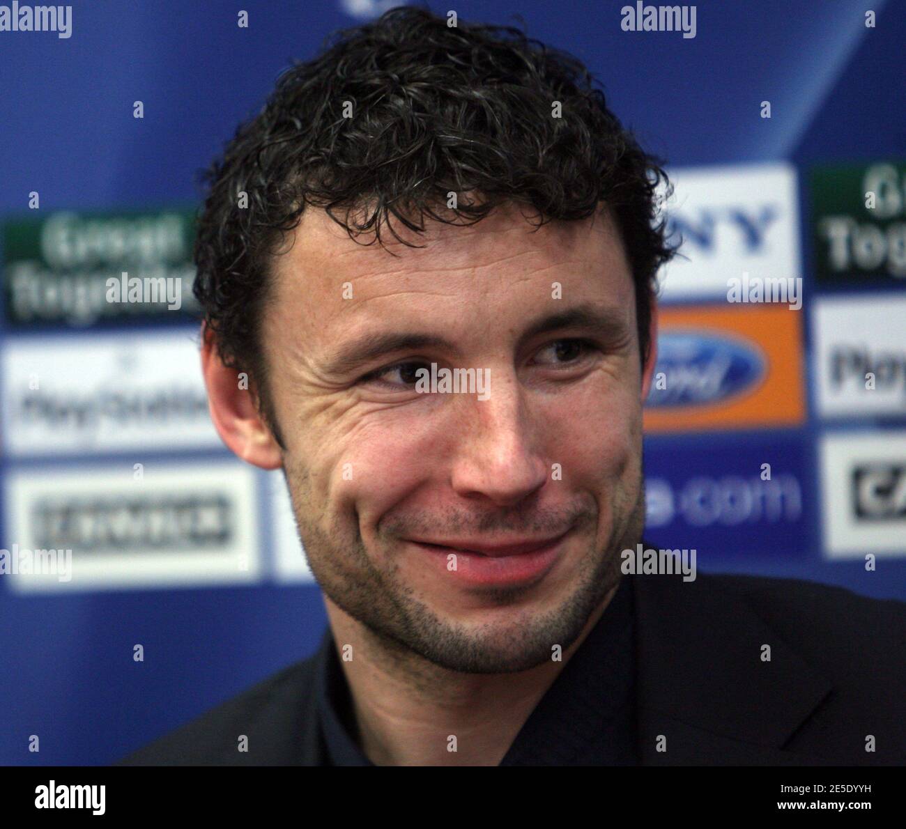 Van bommel bayern hi-res stock photography and images - Alamy