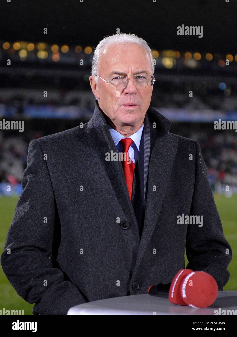 Franz beckenbauer fc bayern munich hi-res stock photography and images ...