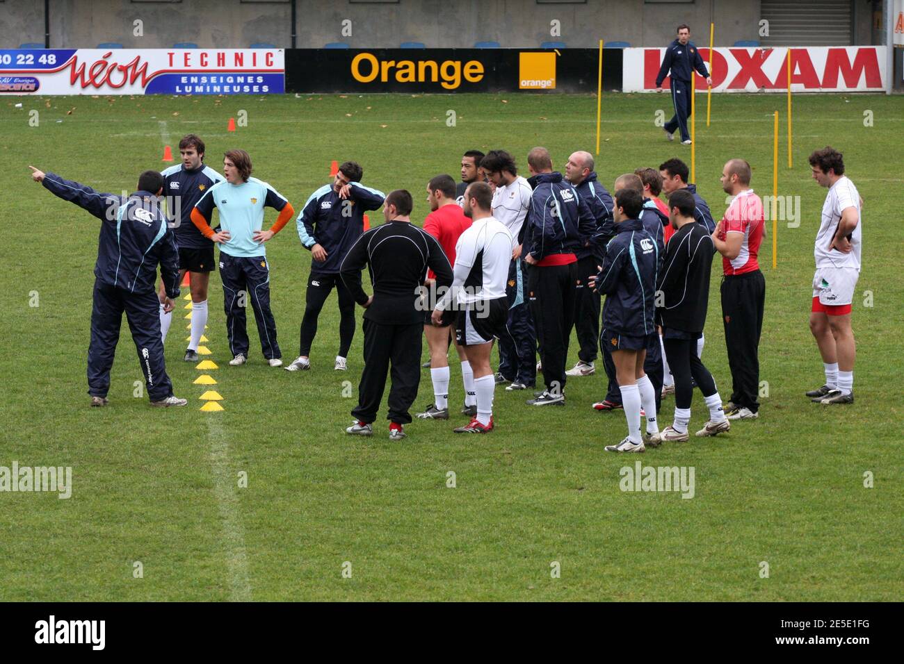 USA Perpignan's Daniel Carter during the training session prior to the ...