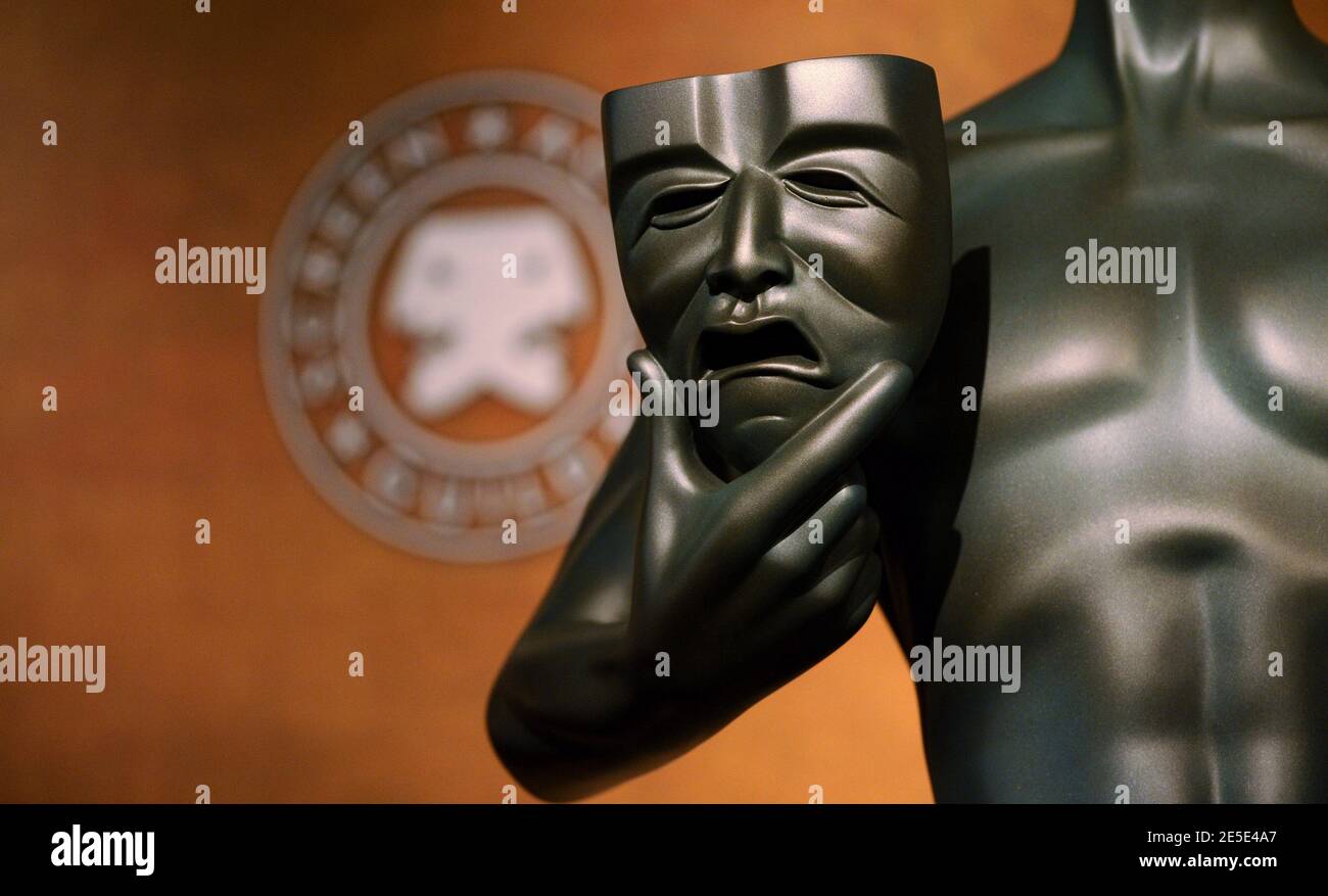 Screen actors guild statue hi-res stock photography and images - Alamy