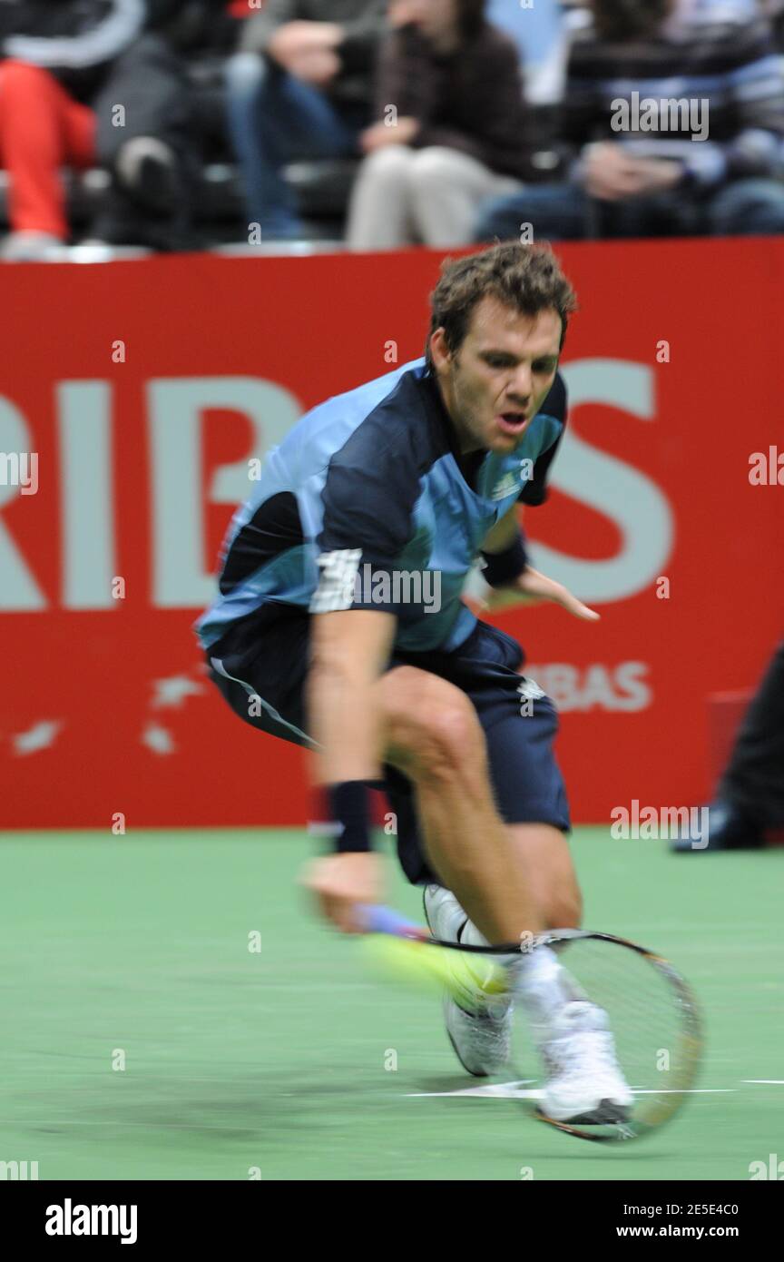 France's Paul-Henri Mathieu defeats, 6-4, 6-0, his comatriot Arnaud ...
