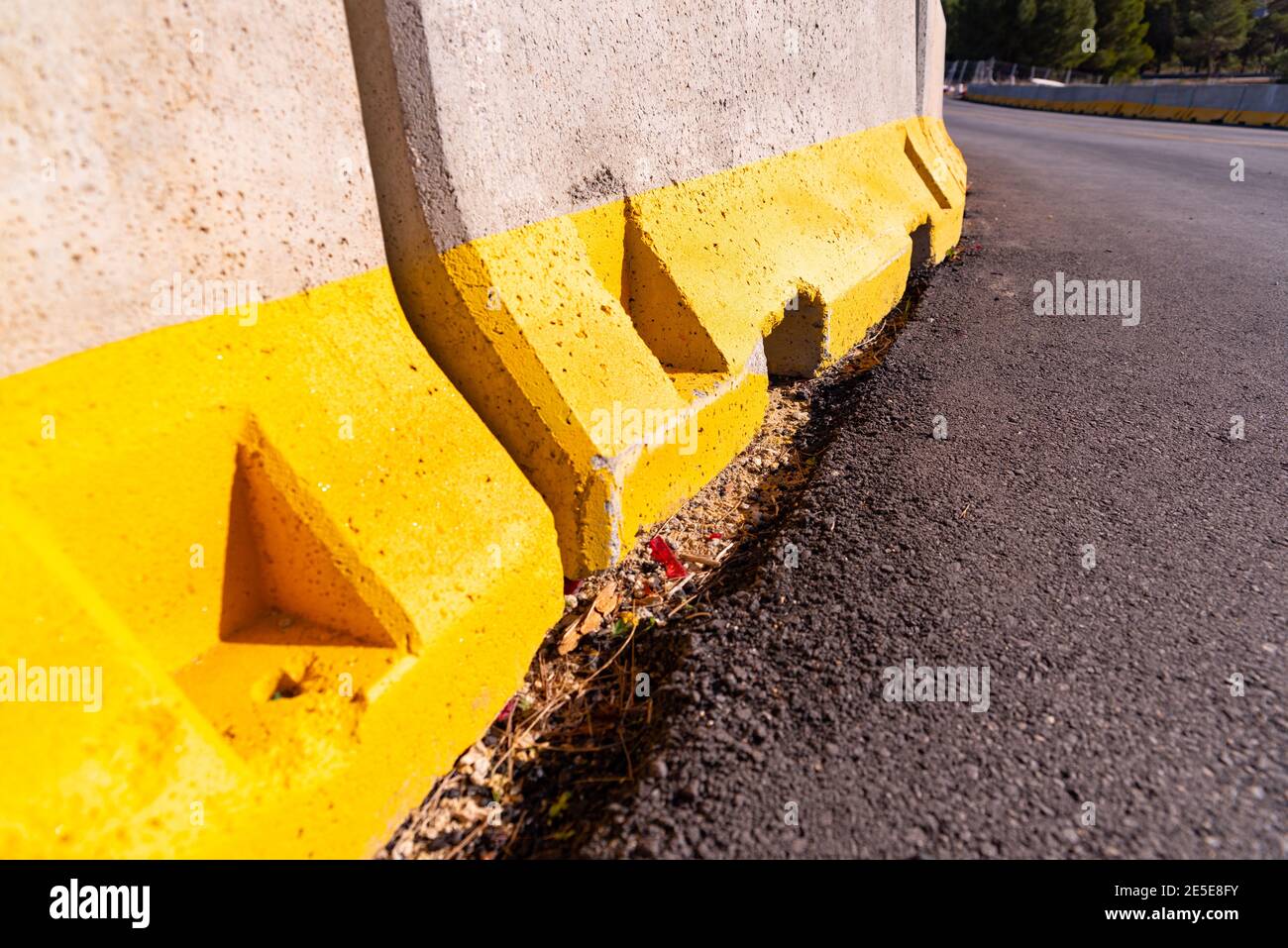 Concrete barricade hi-res stock photography and images - Alamy