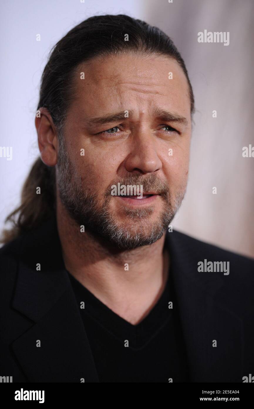 Russell Crowe attends the "Revolutionary Road" premiere held at the ...