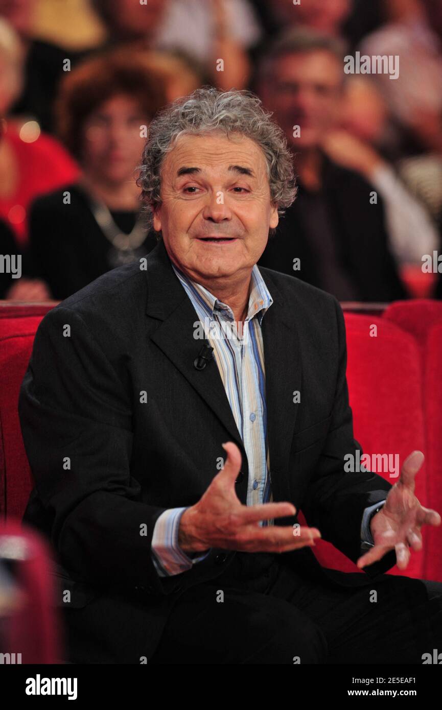 Pierre Perret at the taping of Vivement Dimanche on October 15, 2008 in ...