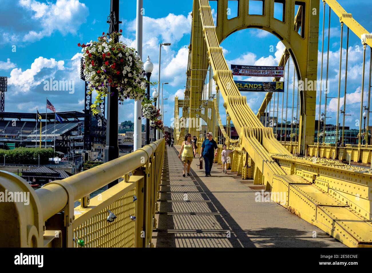 Roberto clemente bridge hi-res stock photography and images - Alamy