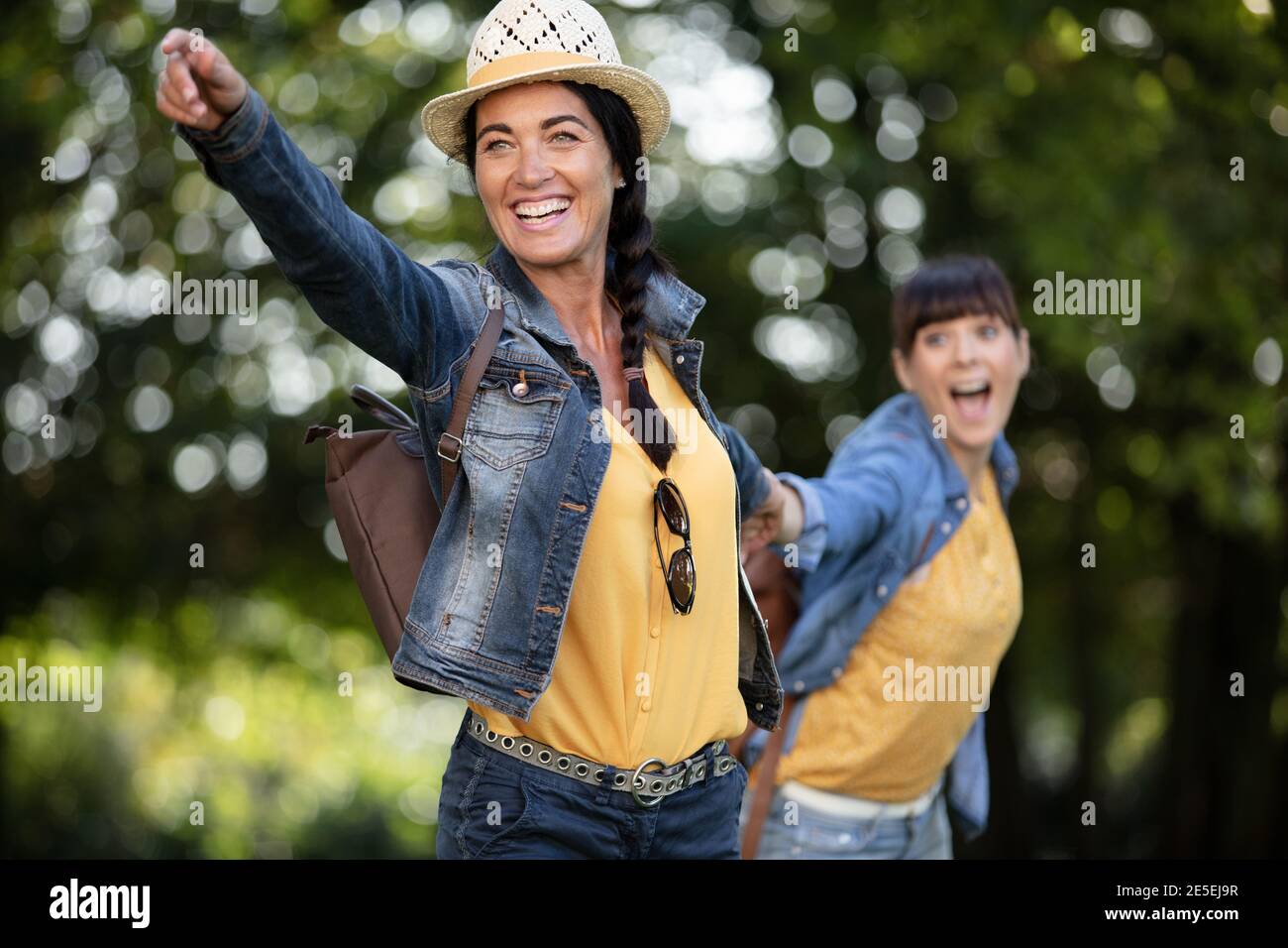 Beautiful women having fun hi-res stock photography and images - Alamy