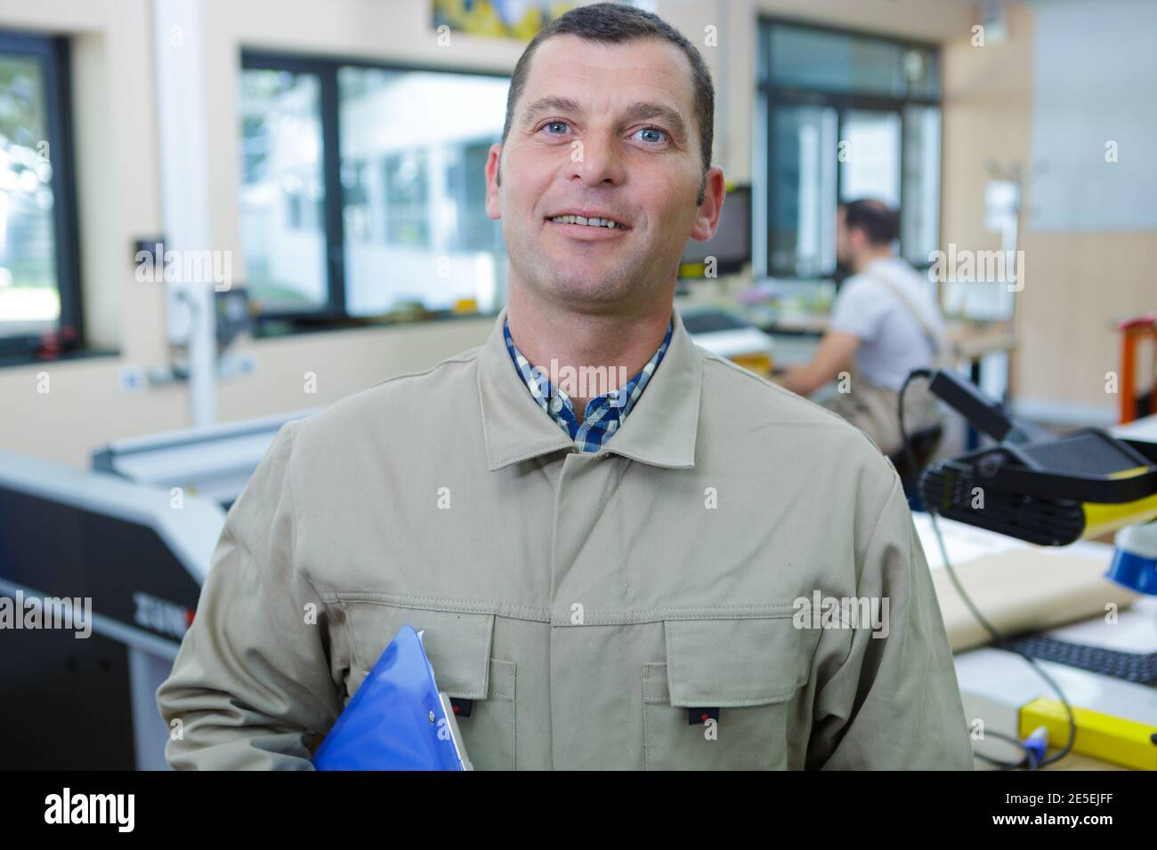 Hardware store staff hi-res stock photography and images - Alamy