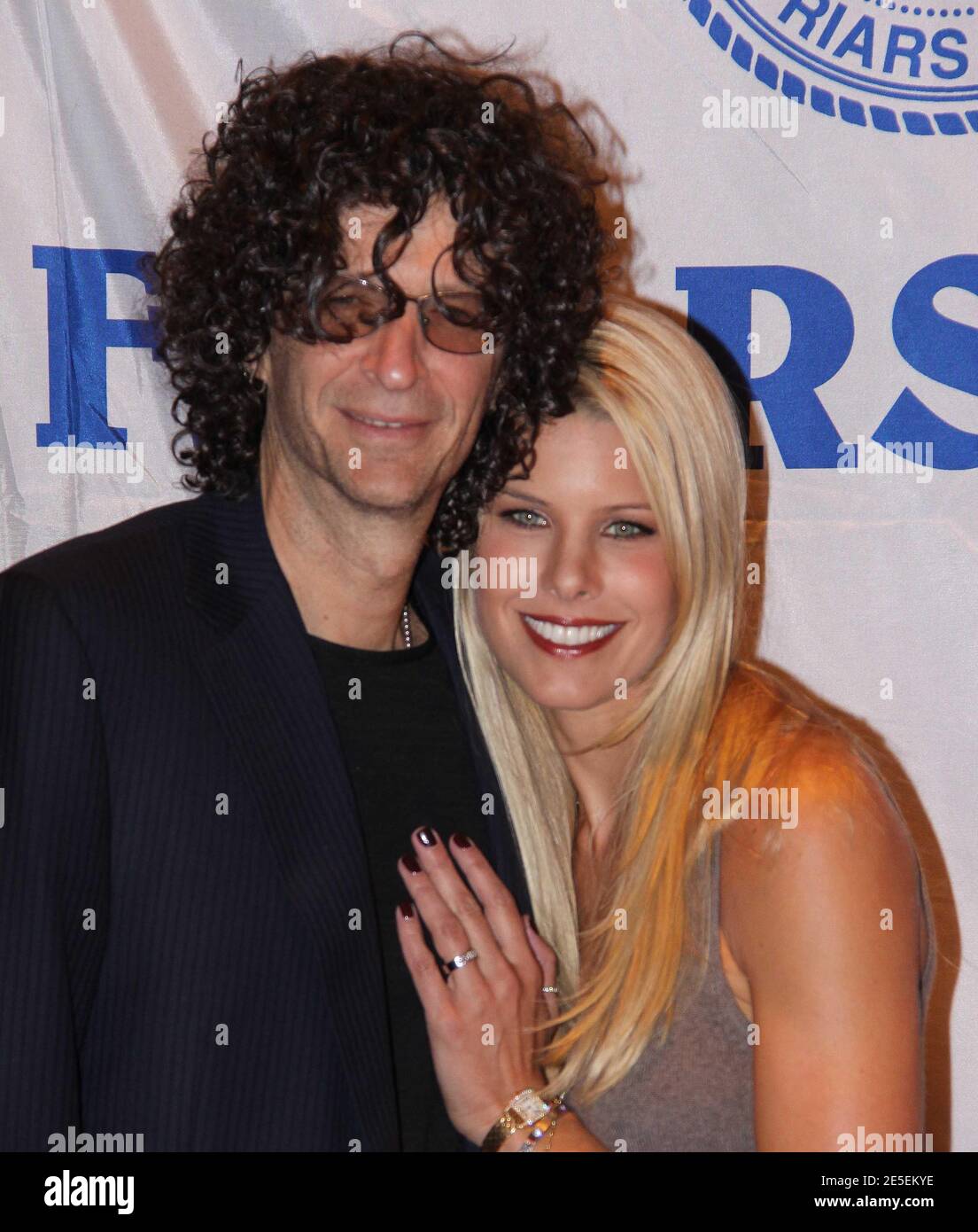 Beth ostrosky stern and howard stern hi-res stock photography and ...