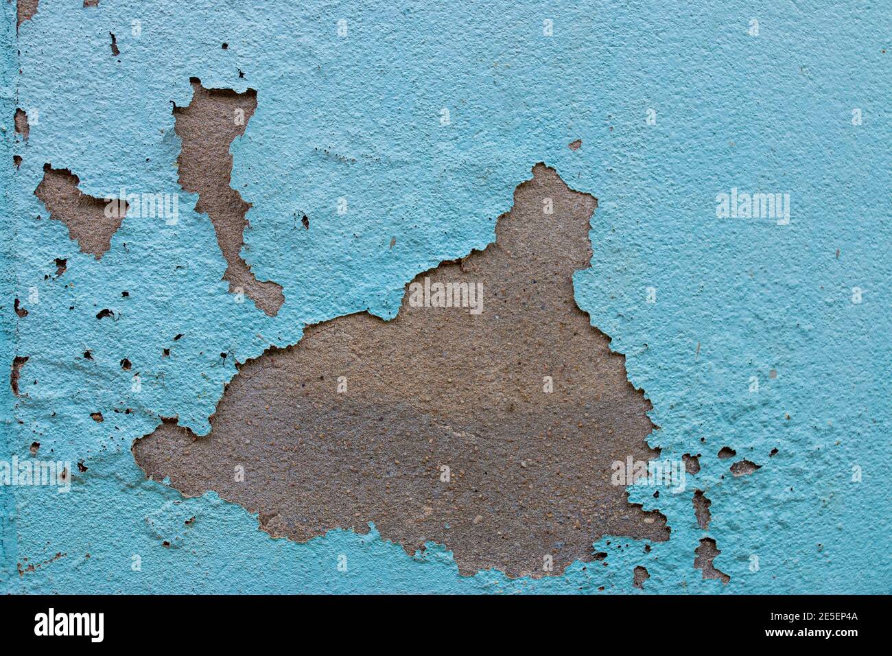 Cracked wall with old layers of paint in abandoned house Stock Photo ...