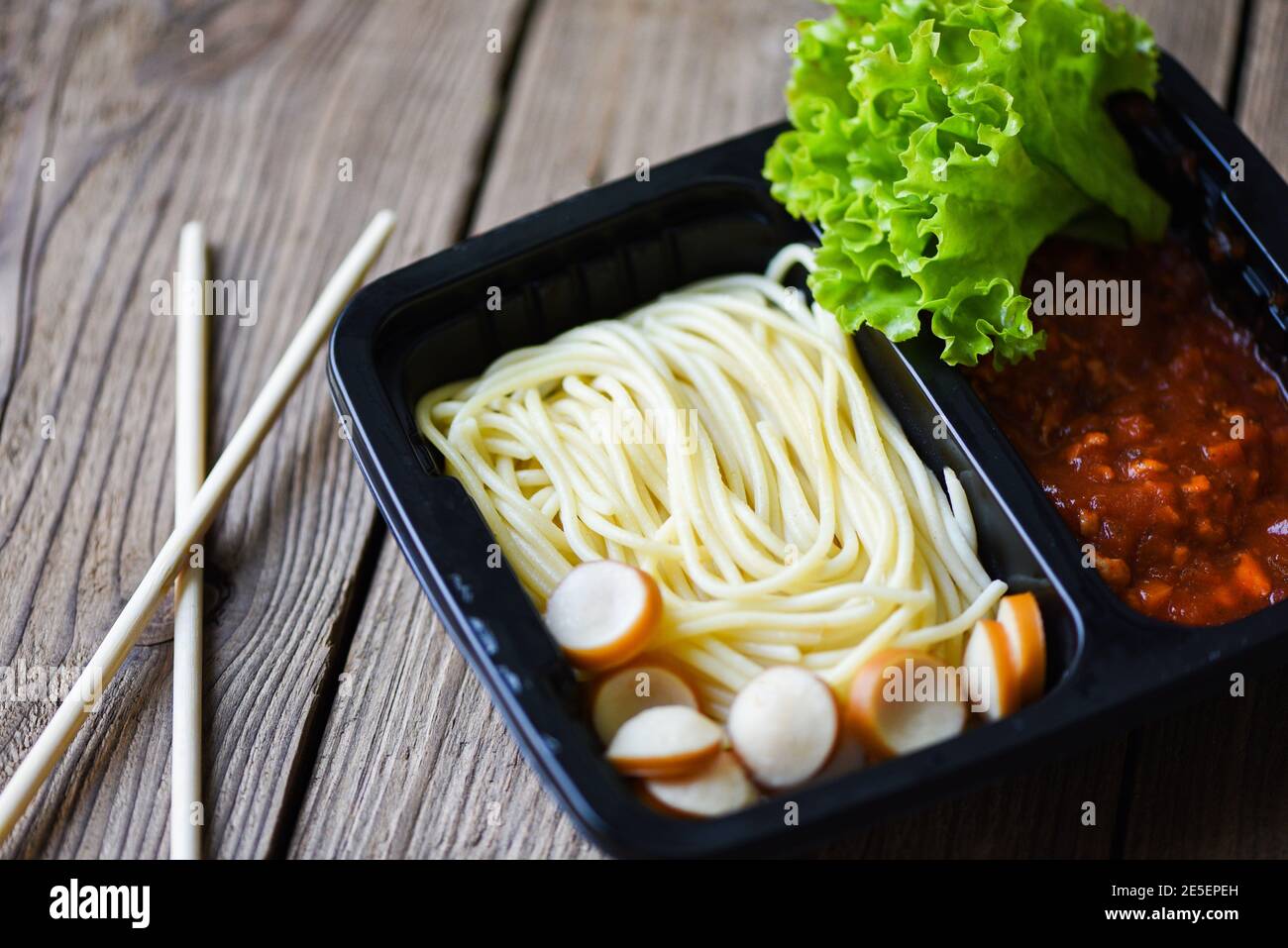 Spaghetti pasta online service hi-res stock photography and images - Alamy
