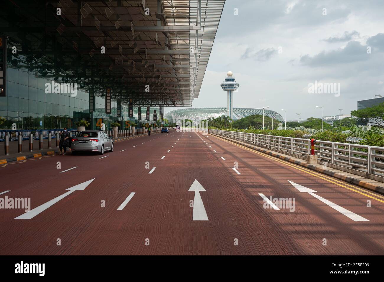 21.01.2021, Singapore, Republic of Singapore, Asia - Access road to ...